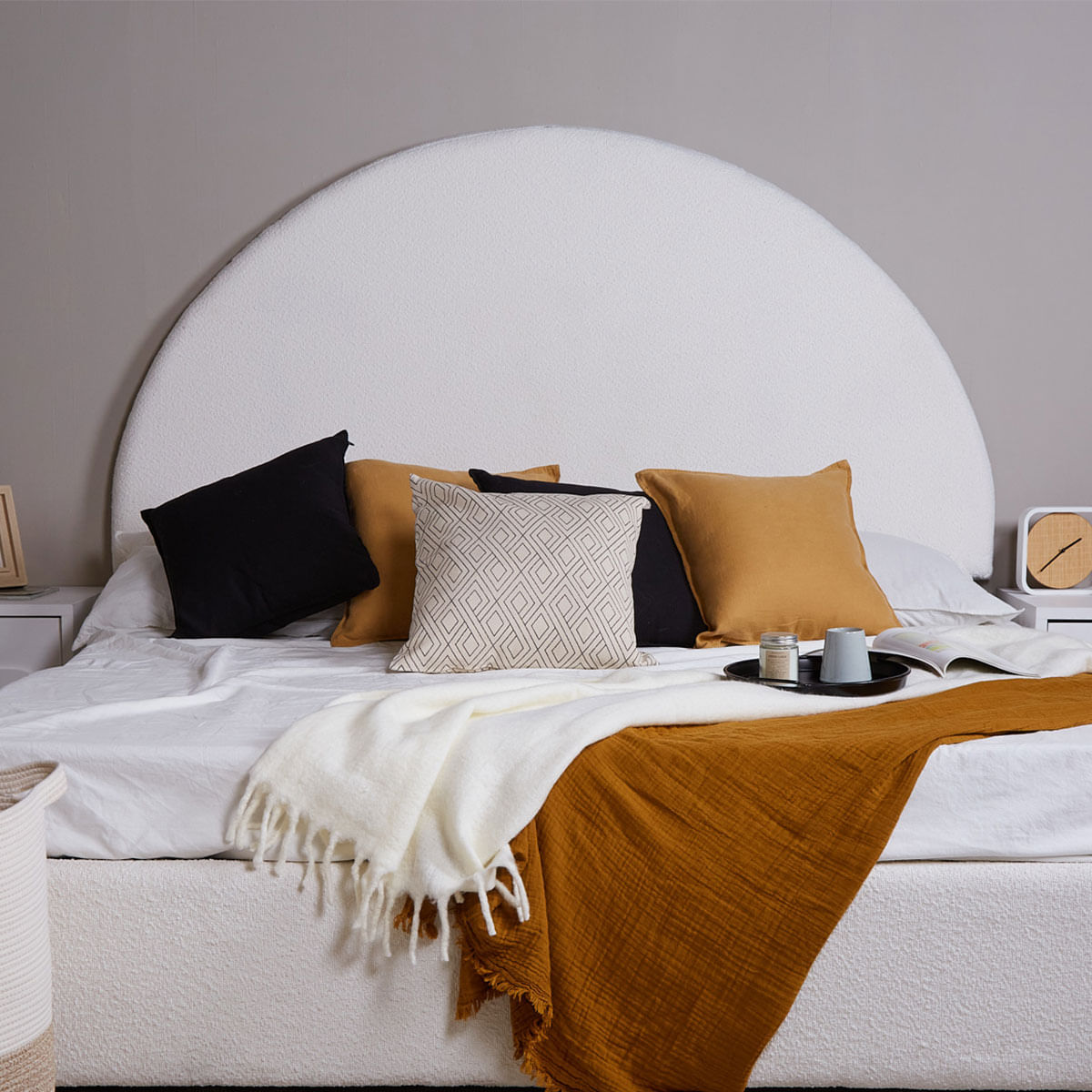 Cabecera De Cama King Size Tapizada En Tela Blanca Bouclé Acolchada Con ...